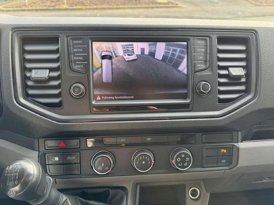 Balts Volkswagen Crafter 2018 Klaipėda, ar dzinēja tilpumu 1.97 L un nobraukumu 195 tūkst. km par 12990 €, foto 9 vietnē AUTOMOTO.COM.LV