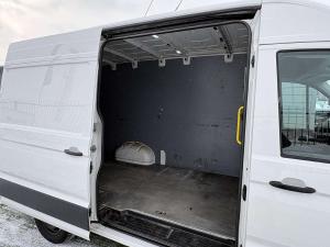 Balts Volkswagen Crafter 2018 Panevēža, ar dzinēja tilpumu 1.97 L un nobraukumu 240 tūkst. km par 19700 €, foto 9 vietnē AUTOMOTO.COM.LV
