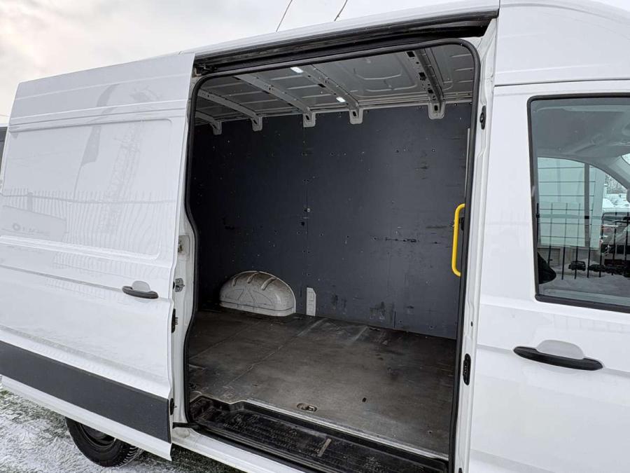 Balts Volkswagen Crafter 2018 Panevēža, ar dzinēja tilpumu 1.97 L un nobraukumu 240 tūkst. km par 19700 €, foto 9 vietnē AUTOMOTO.COM.LV