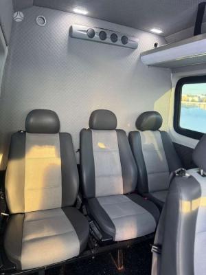 White Volkswagen Crafter 2018 in Kedainiai, with an engine capacity of 1.97 L and mileage of 511 thousand km for 18755 €, photo 12 on AUTOMOTO.COM.LV