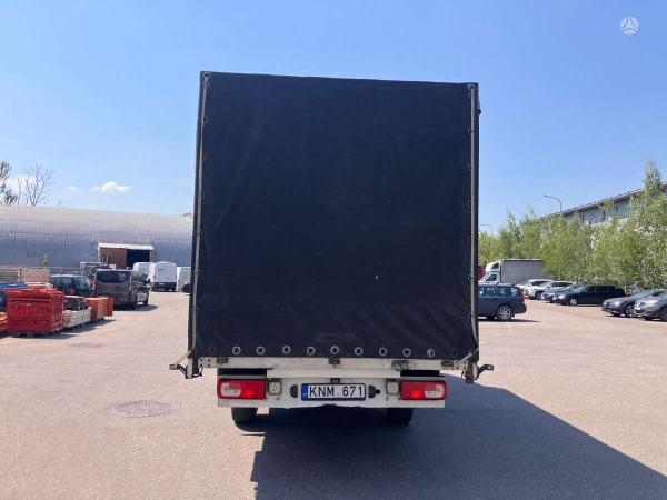White Volkswagen Crafter 2018 in Vilnius, with an engine capacity of 1.97 L and mileage of 500 thousand km for 12088 €, photo 4 on AUTOMOTO.COM.LV