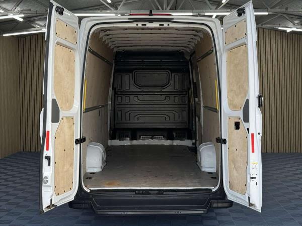 Balts Volkswagen Crafter 2018 Marijampole, ar dzinēja tilpumu 1.97 L un nobraukumu 137 tūkst. km par 17900 €, foto 8 vietnē AUTOMOTO.COM.LV