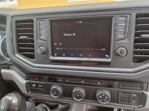 White Volkswagen Crafter 2018 in Klaipeda, with an engine capacity of 1.97 L and mileage of 380 thousand km for 7300 €, photo 11 on AUTOMOTO.COM.LV