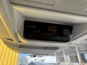 White Volkswagen Crafter 2018 in Klaipeda, with an engine capacity of 1.97 L and mileage of 380 thousand km for 7300 €, photo 23 on AUTOMOTO.COM.LV