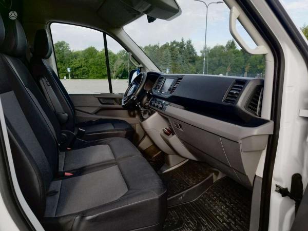 White Volkswagen Crafter 2018 in Panevezys, with an engine capacity of 2.00 L and mileage of 285 thousand km for 10400 €, photo 6 on AUTOMOTO.COM.LV