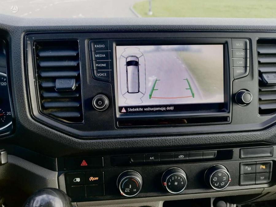White Volkswagen Crafter 2018 in Panevezys, with an engine capacity of 2.00 L and mileage of 285 thousand km for 10400 €, photo 9 on AUTOMOTO.COM.LV