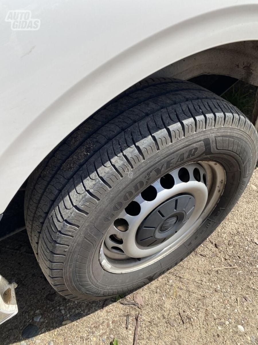 Balts Volkswagen Crafter 2018 Utena, ar dzinēja tilpumu 2.00 L un nobraukumu 268 tūkst. km par 14500 €, foto 11 vietnē AUTOMOTO.COM.LV