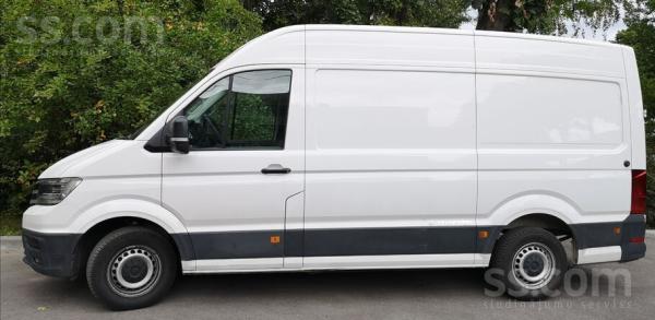 White Volkswagen Crafter 2019 in Riga, with an engine capacity of 0.00 L and mileage of 56 thousand km for 14900 €, photo 7 on AUTOMOTO.COM.LV