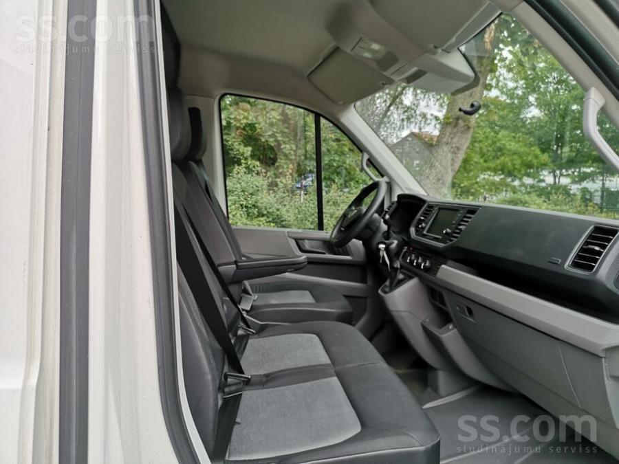 White Volkswagen Crafter 2019 in Riga, with an engine capacity of 0.00 L and mileage of 56 thousand km for 14900 €, photo 12 on AUTOMOTO.COM.LV