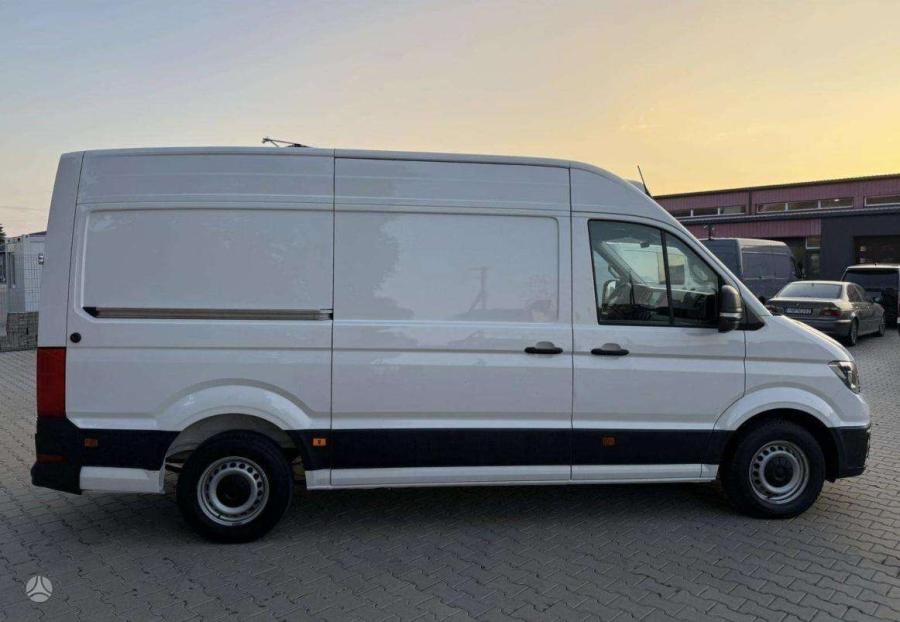 White Volkswagen Crafter 2019 in Kaunas, with an engine capacity of 2.00 L and mileage of 386 thousand km for 10850 €, photo 10 on AUTOMOTO.COM.LV