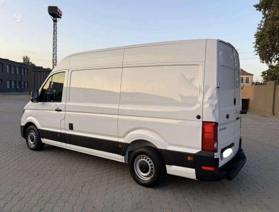 White Volkswagen Crafter 2019 in Kaunas, with an engine capacity of 2.00 L and mileage of 386 thousand km for 10850 €, photo 14 on AUTOMOTO.COM.LV