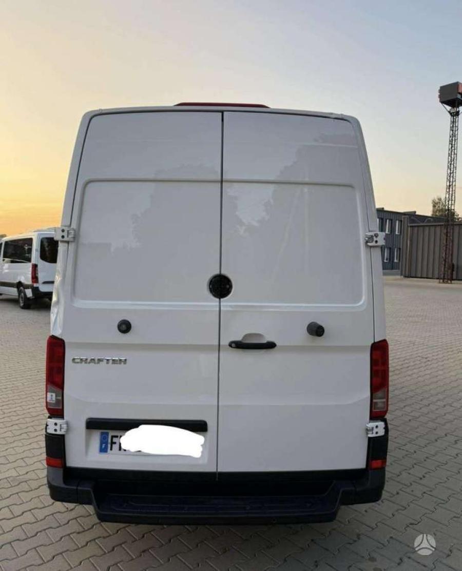 White Volkswagen Crafter 2019 in Kaunas, with an engine capacity of 2.00 L and mileage of 386 thousand km for 10850 €, photo 16 on AUTOMOTO.COM.LV