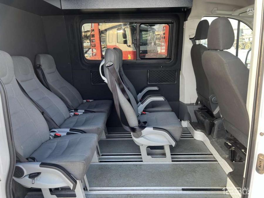 Balts Volkswagen Crafter 2019 Tauragė, ar dzinēja tilpumu 2.00 L un nobraukumu 883 tūkst. km par 10600 €, foto 18 vietnē AUTOMOTO.COM.LV