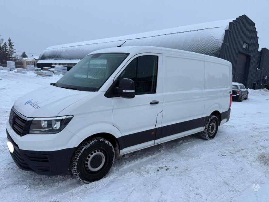 White Volkswagen Crafter 2019 in Kaunas, with an engine capacity of 2.00 L and mileage of 500 thousand km for 8950 €, photo 2 on AUTOMOTO.COM.LV