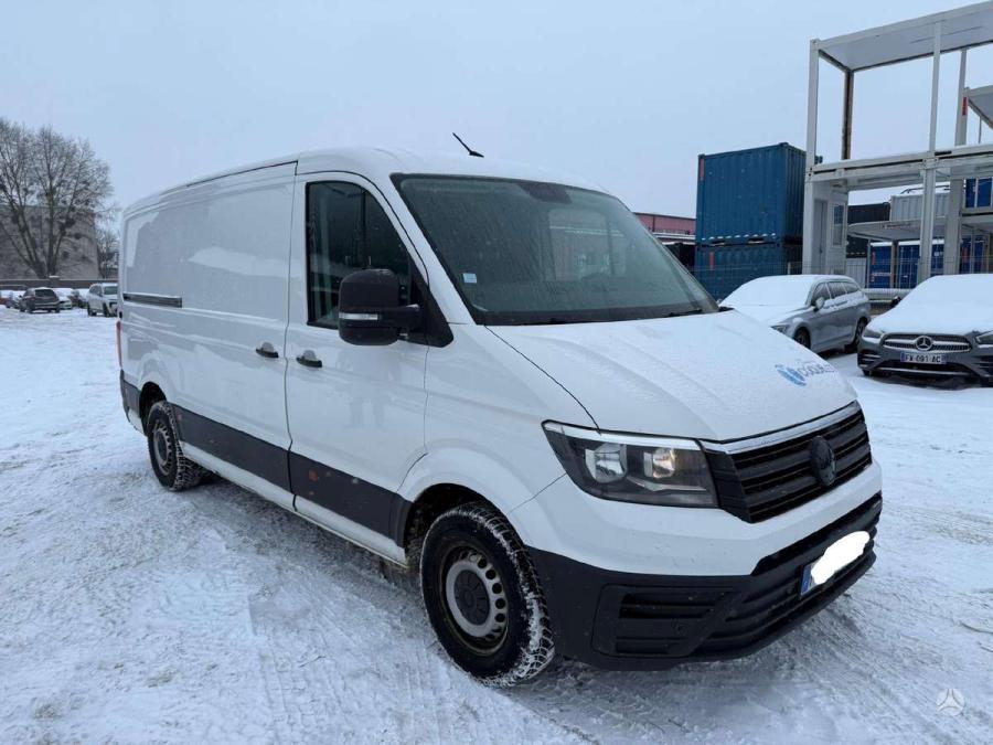 White Volkswagen Crafter 2019 in Kaunas, with an engine capacity of 2.00 L and mileage of 500 thousand km for 8950 €, photo 7 on AUTOMOTO.COM.LV