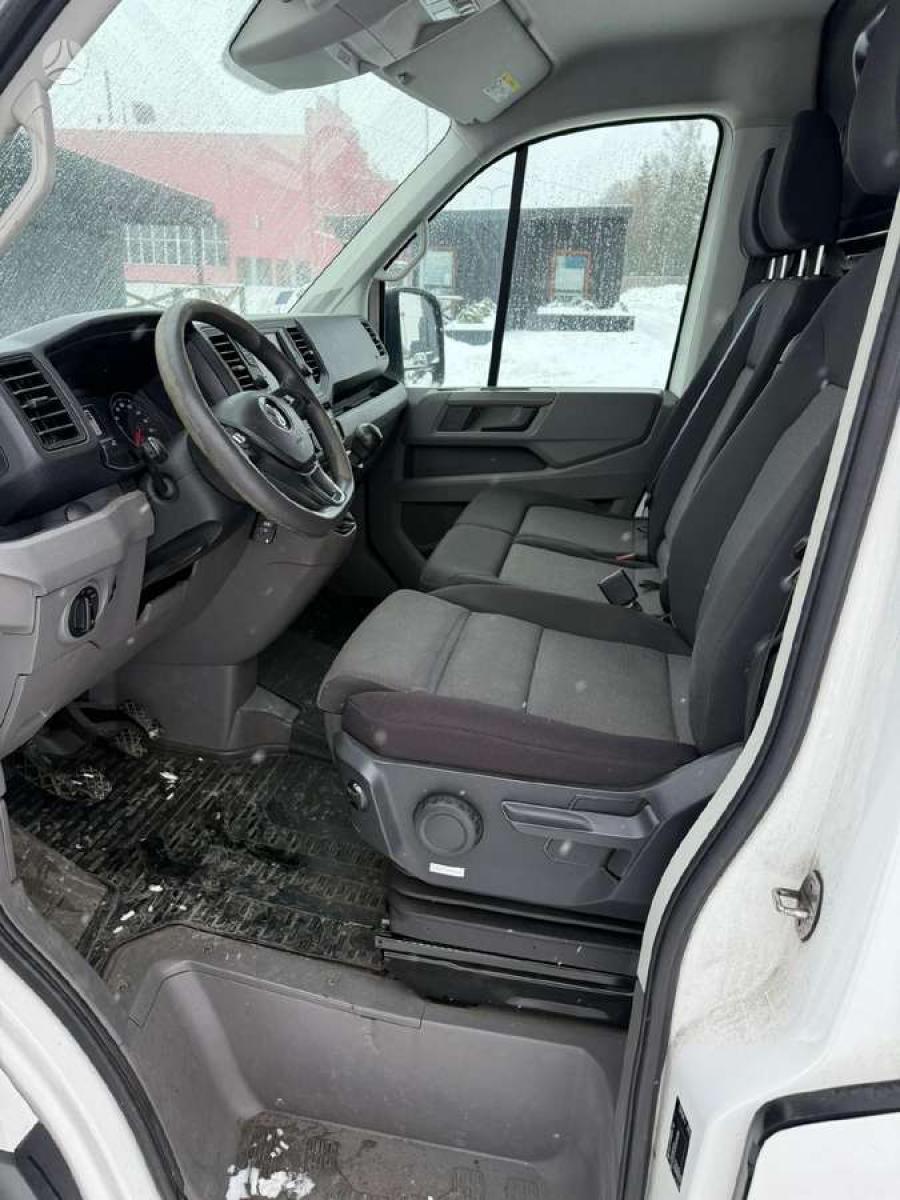 White Volkswagen Crafter 2019 in Kaunas, with an engine capacity of 2.00 L and mileage of 500 thousand km for 8950 €, photo 13 on AUTOMOTO.COM.LV