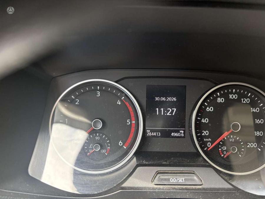 White Volkswagen Crafter 2019 in Visaginas, with an engine capacity of 2.00 L and mileage of 284 thousand km for 15000 €, photo 15 on AUTOMOTO.COM.LV