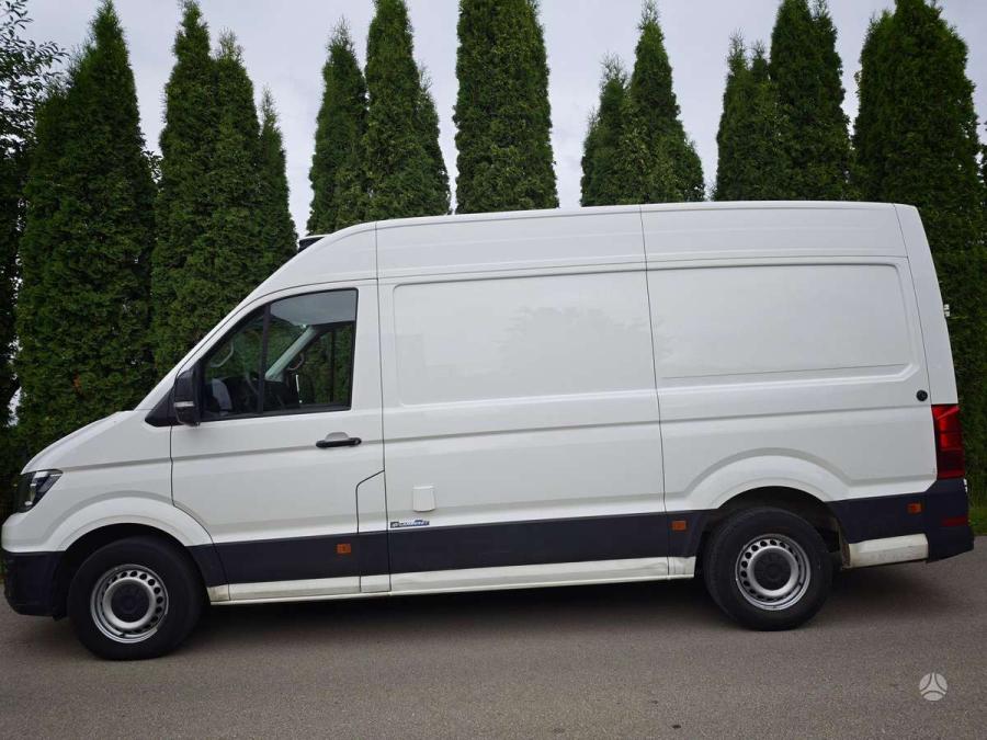 White Volkswagen Crafter 2019 in Taurage, with an engine capacity of 2.00 L and mileage of 216 thousand km for 15800 €, photo 10 on AUTOMOTO.COM.LV