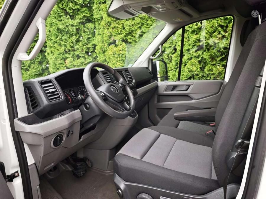 White Volkswagen Crafter 2019 in Taurage, with an engine capacity of 2.00 L and mileage of 216 thousand km for 15800 €, photo 11 on AUTOMOTO.COM.LV