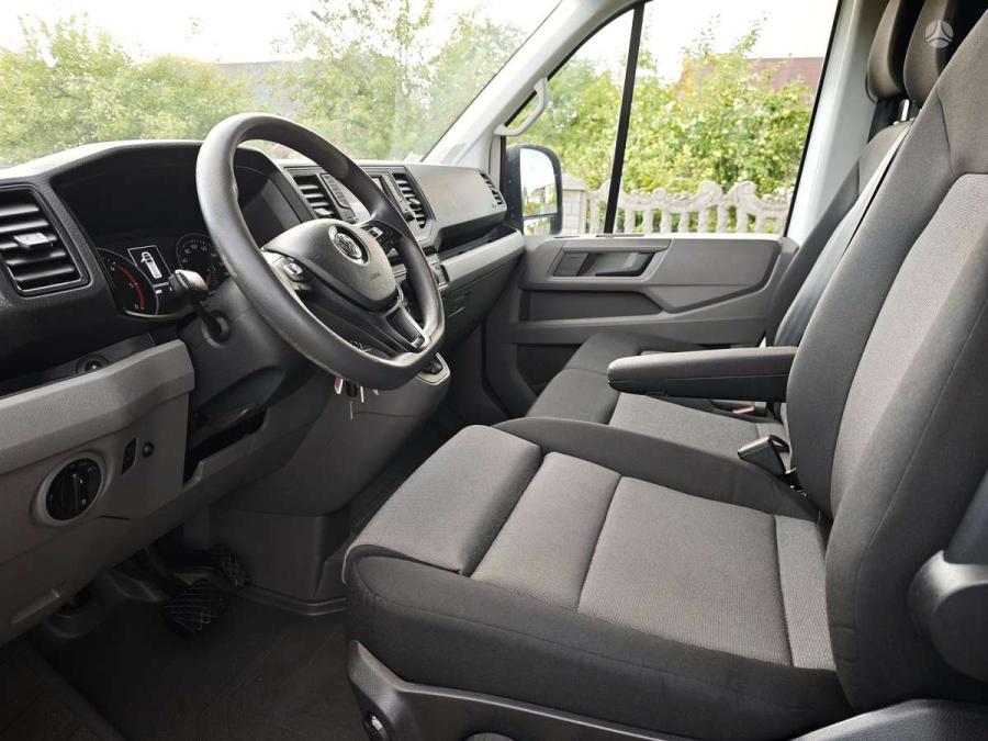 White Volkswagen Crafter 2019 in Taurage, with an engine capacity of 2.00 L and mileage of 216 thousand km for 15800 €, photo 12 on AUTOMOTO.COM.LV