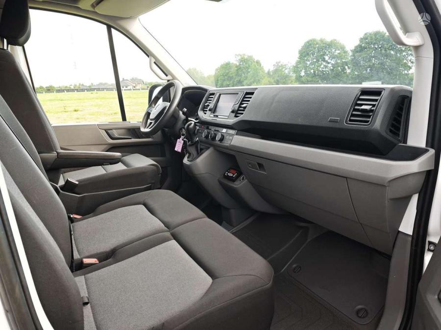 White Volkswagen Crafter 2019 in Taurage, with an engine capacity of 2.00 L and mileage of 216 thousand km for 15800 €, photo 14 on AUTOMOTO.COM.LV
