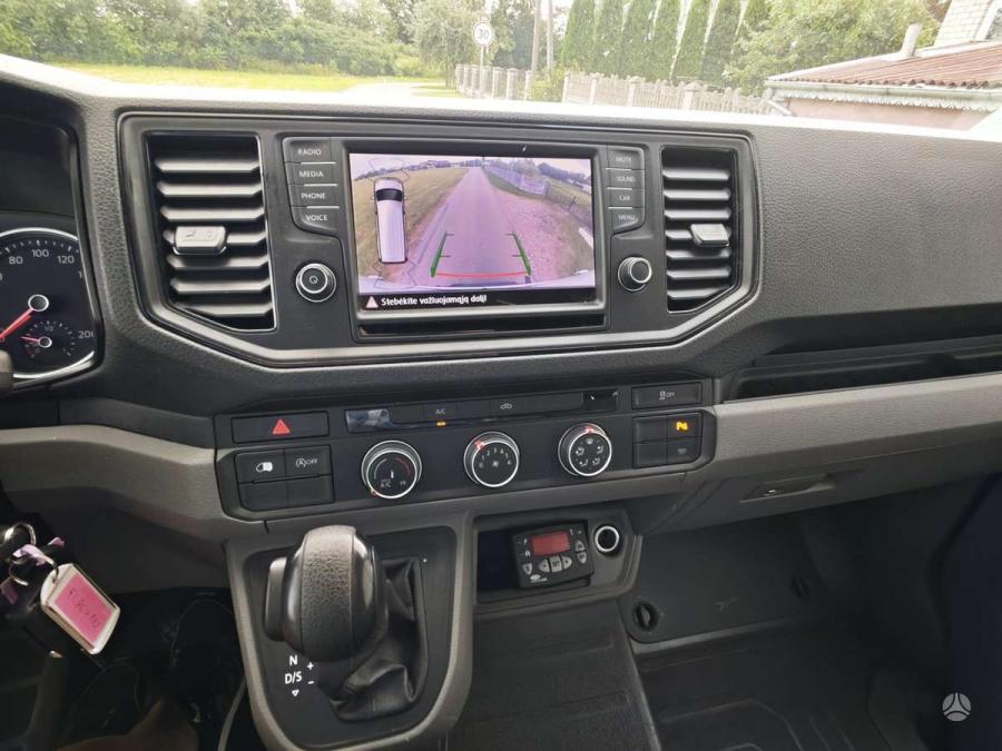 White Volkswagen Crafter 2019 in Taurage, with an engine capacity of 2.00 L and mileage of 216 thousand km for 15800 €, photo 18 on AUTOMOTO.COM.LV