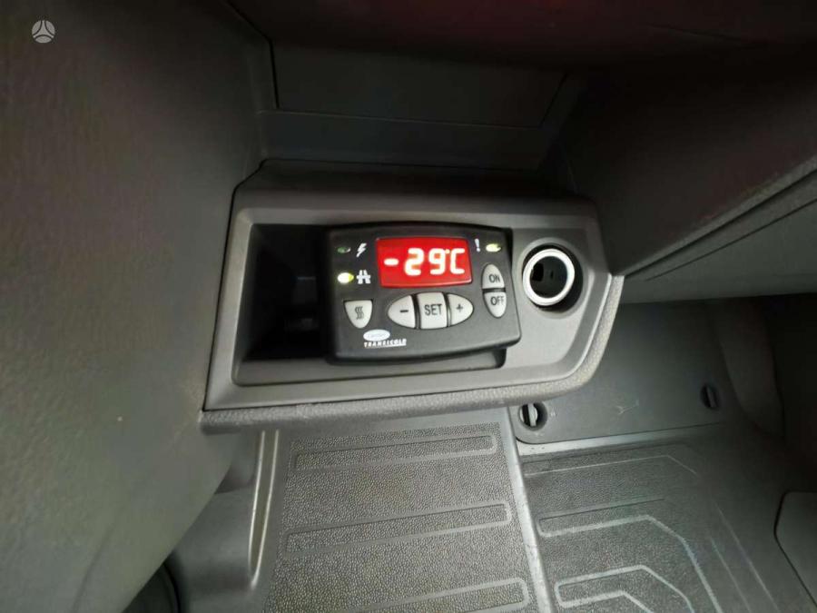 White Volkswagen Crafter 2019 in Taurage, with an engine capacity of 2.00 L and mileage of 216 thousand km for 15800 €, photo 20 on AUTOMOTO.COM.LV