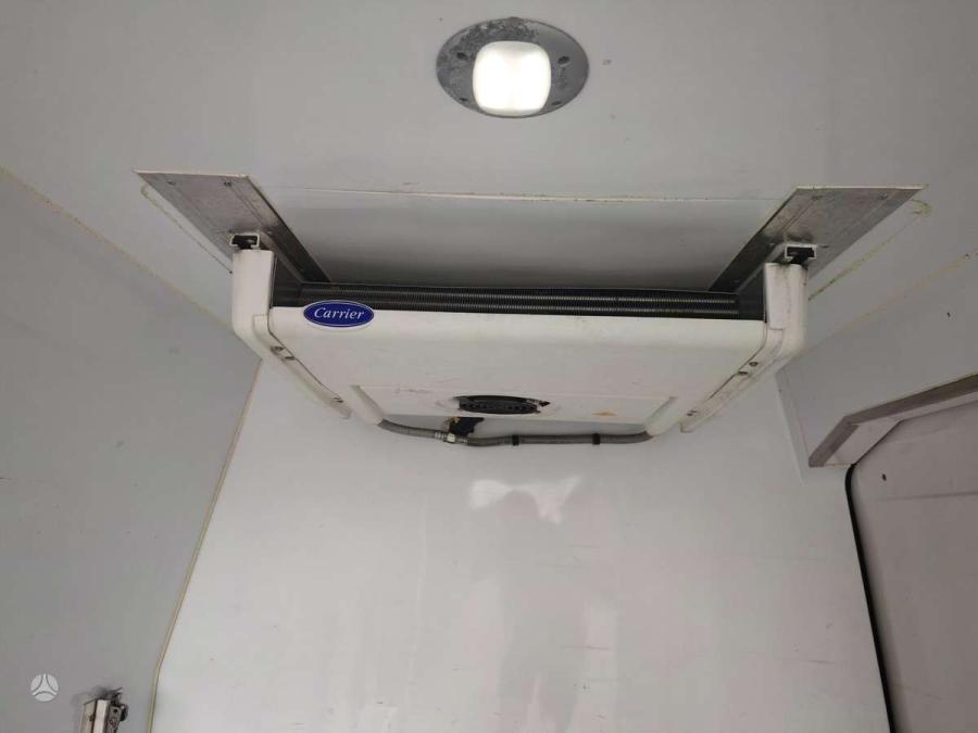 White Volkswagen Crafter 2019 in Taurage, with an engine capacity of 2.00 L and mileage of 216 thousand km for 15800 €, photo 26 on AUTOMOTO.COM.LV