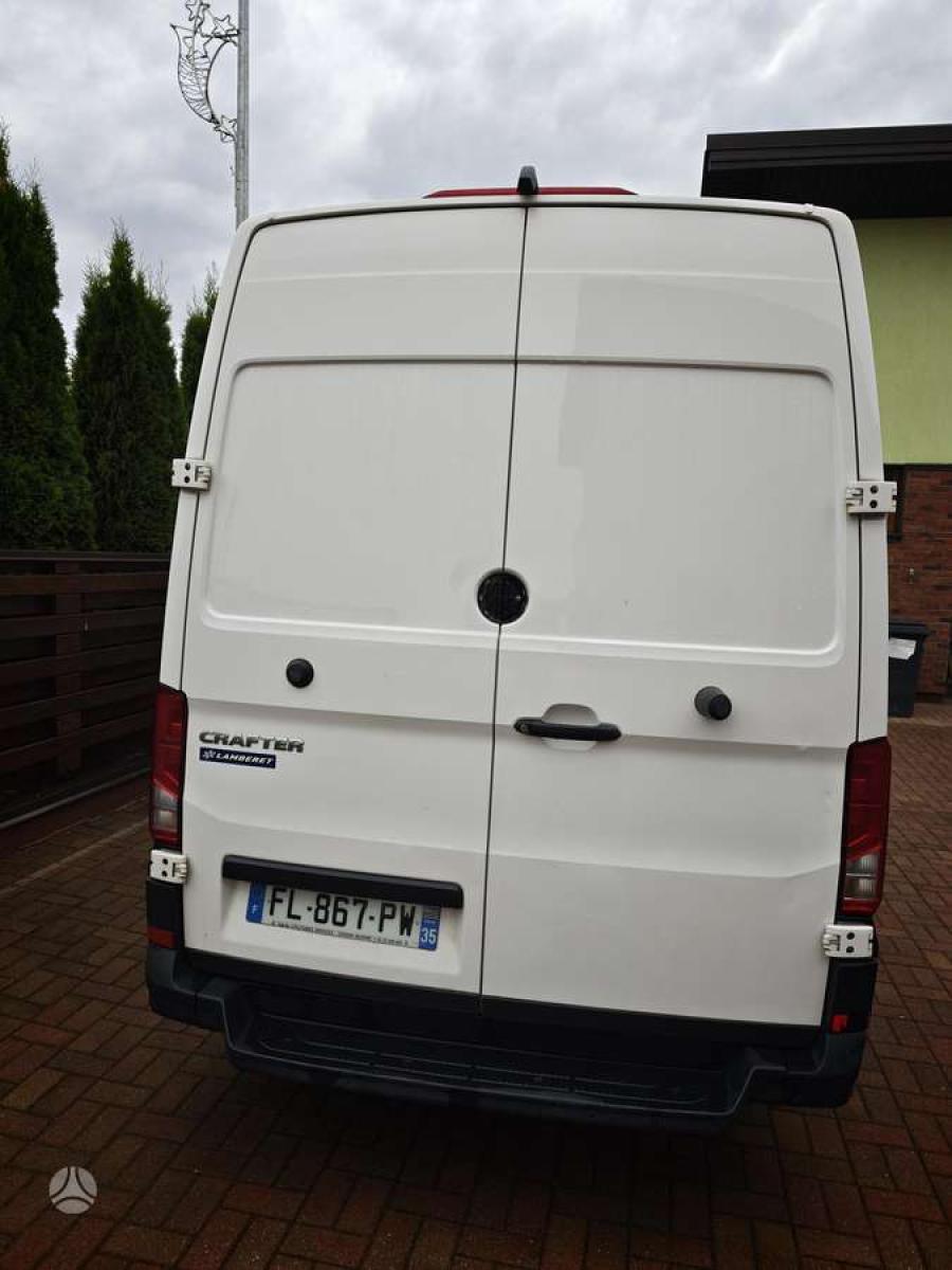 White Volkswagen Crafter 2019 in Taurage, with an engine capacity of 2.00 L and mileage of 217 thousand km for 15400 €, photo 7 on AUTOMOTO.COM.LV