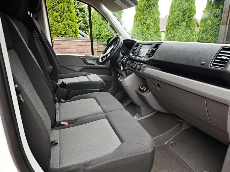 White Volkswagen Crafter 2019 in Taurage, with an engine capacity of 2.00 L and mileage of 217 thousand km for 15400 €, photo 10 on AUTOMOTO.COM.LV