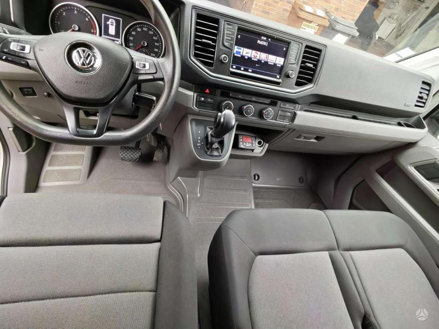 White Volkswagen Crafter 2019 in Taurage, with an engine capacity of 2.00 L and mileage of 217 thousand km for 15400 €, photo 11 on AUTOMOTO.COM.LV