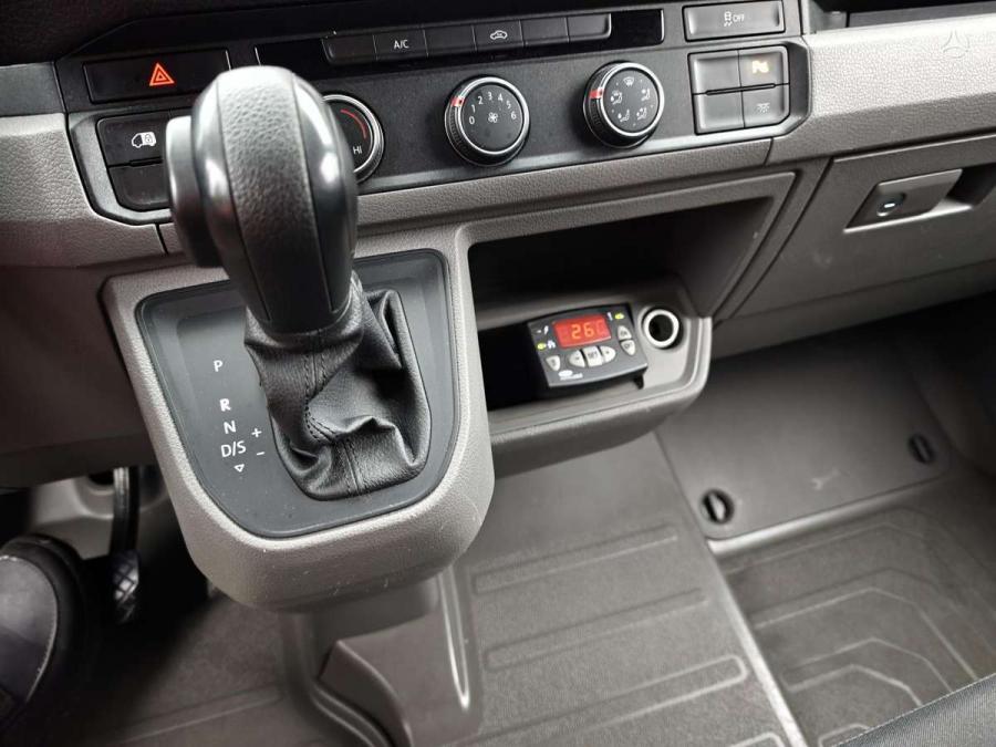 White Volkswagen Crafter 2019 in Taurage, with an engine capacity of 2.00 L and mileage of 217 thousand km for 15400 €, photo 12 on AUTOMOTO.COM.LV