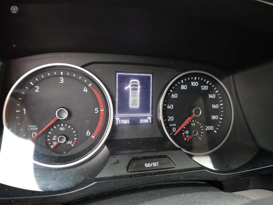 White Volkswagen Crafter 2019 in Taurage, with an engine capacity of 2.00 L and mileage of 217 thousand km for 15400 €, photo 14 on AUTOMOTO.COM.LV