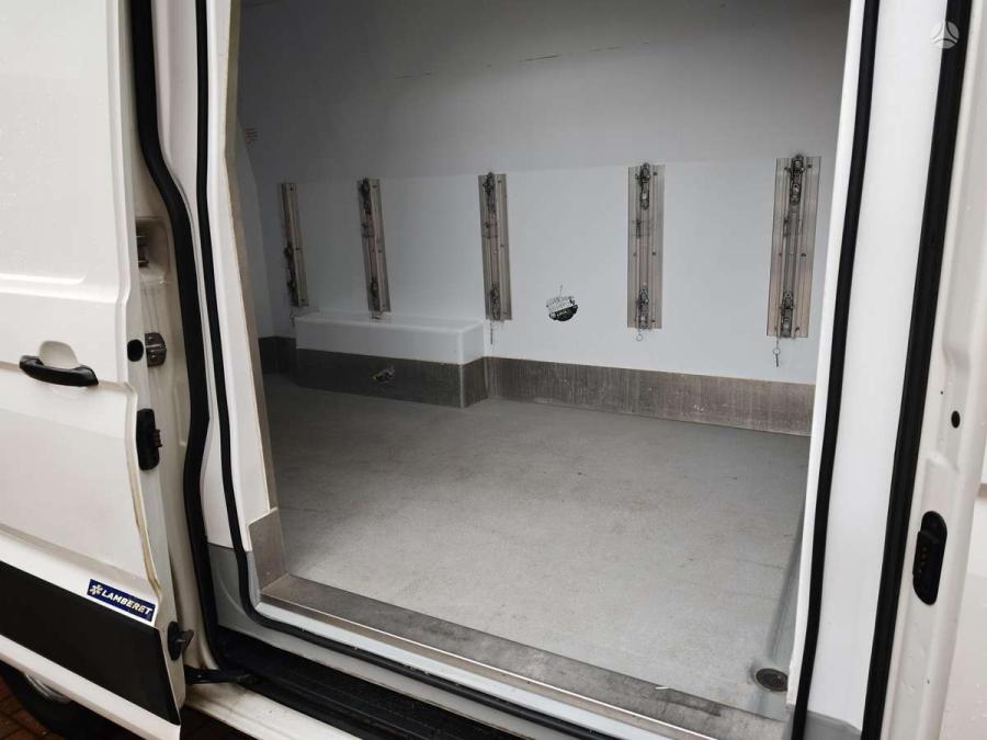 White Volkswagen Crafter 2019 in Taurage, with an engine capacity of 2.00 L and mileage of 217 thousand km for 15400 €, photo 15 on AUTOMOTO.COM.LV