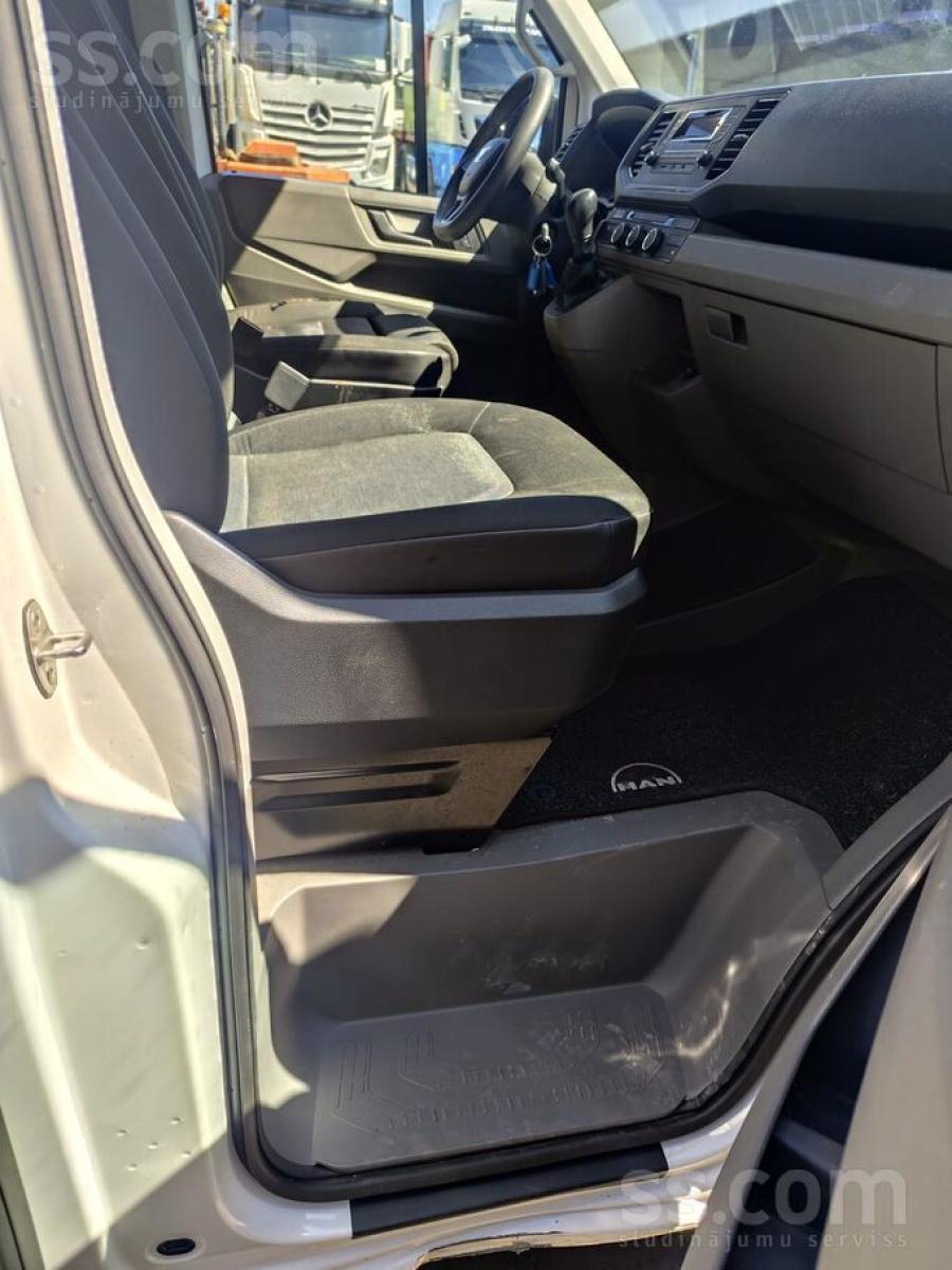 Balts Volkswagen Crafter 2019 Rīga, ar dzinēja tilpumu 2.00 L un nobraukumu 225 tūkst. km par 10750 €, foto 5 vietnē AUTOMOTO.COM.LV