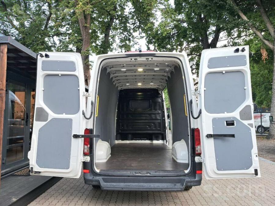 White Volkswagen Crafter 2019 in Riga, with an engine capacity of 2.00 L and mileage of 0 thousand km for 21175 €, photo 10 on AUTOMOTO.COM.LV