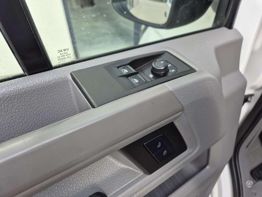 Balts Volkswagen Crafter 2019 Marijampole, ar dzinēja tilpumu 1.97 L un nobraukumu 258 tūkst. km par 18500 €, foto 13 vietnē AUTOMOTO.COM.LV