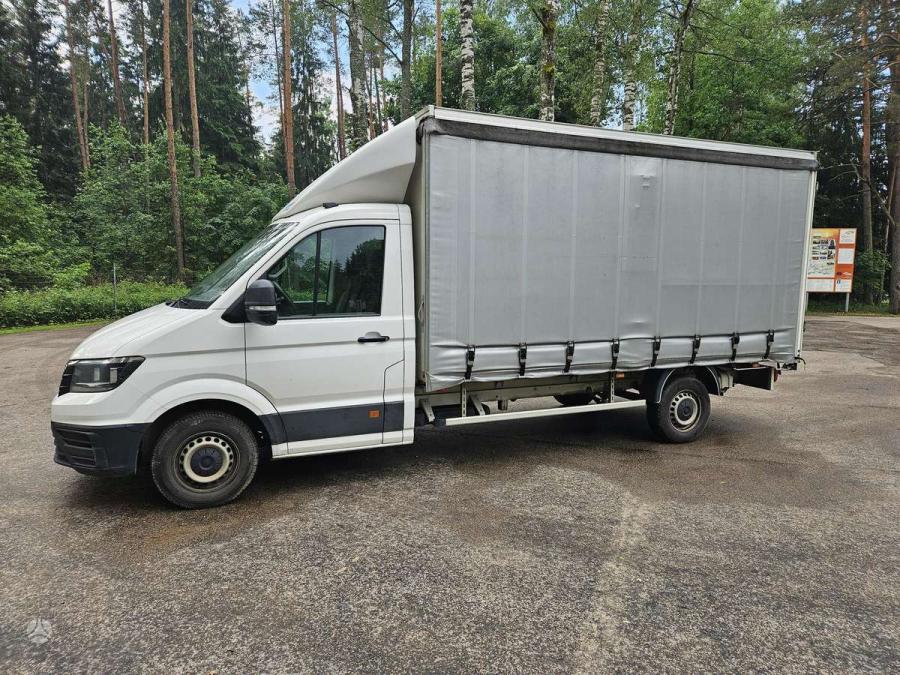White Volkswagen Crafter 2019 in Taurage, with an engine capacity of 2.00 L and mileage of 265 thousand km for 12500 €, photo 3 on AUTOMOTO.COM.LV