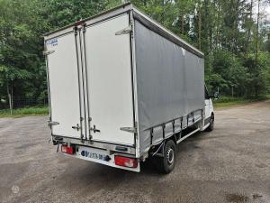 White Volkswagen Crafter 2019 in Taurage, with an engine capacity of 2.00 L and mileage of 265 thousand km for 12500 €, photo 7 on AUTOMOTO.COM.LV