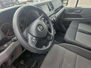 White Volkswagen Crafter 2019 in Taurage, with an engine capacity of 2.00 L and mileage of 265 thousand km for 12500 €, photo 13 on AUTOMOTO.COM.LV