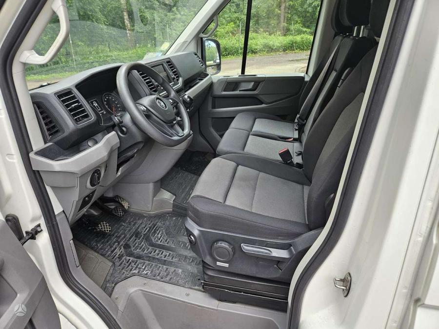 White Volkswagen Crafter 2019 in Taurage, with an engine capacity of 2.00 L and mileage of 265 thousand km for 12500 €, photo 15 on AUTOMOTO.COM.LV