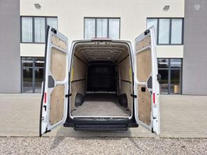 White Volkswagen Crafter 2019 in Marijampole, with an engine capacity of 1.97 L and mileage of 258 thousand km for 17500 €, photo 25 on AUTOMOTO.COM.LV