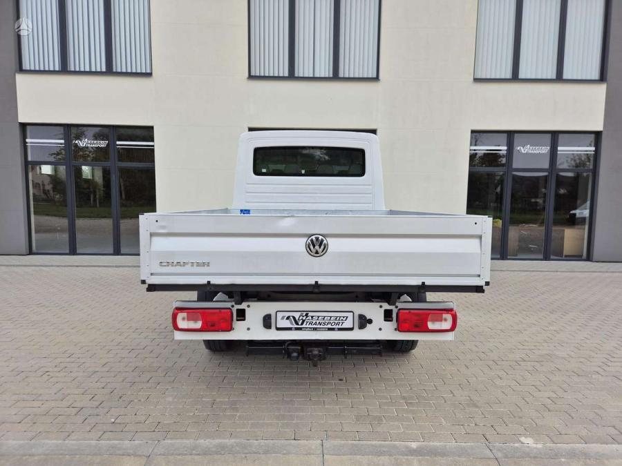 White Volkswagen Crafter 2019 in Marijampole, with an engine capacity of 1.97 L and mileage of 205 thousand km for 17500 €, photo 8 on AUTOMOTO.COM.LV