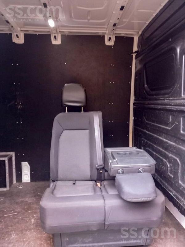 White Volkswagen Crafter 2019 in Jurmala, with an engine capacity of 2.00 L and mileage of 331 thousand km for 13800 €, photo 9 on AUTOMOTO.COM.LV