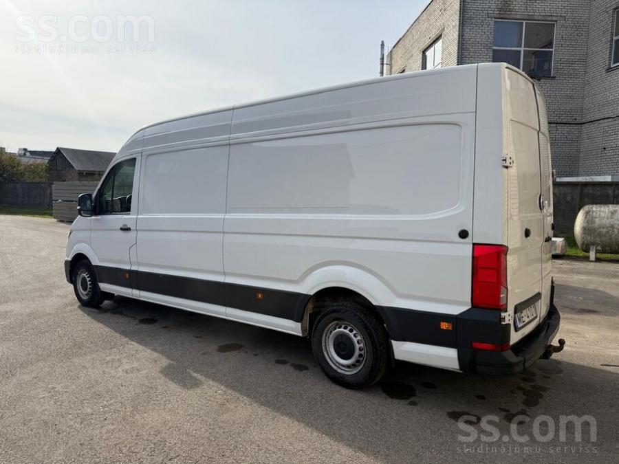 White Volkswagen Crafter 2019 in Saldus, with an engine capacity of 1.90 L and mileage of 281 thousand km for 17900 €, photo 4 on AUTOMOTO.COM.LV