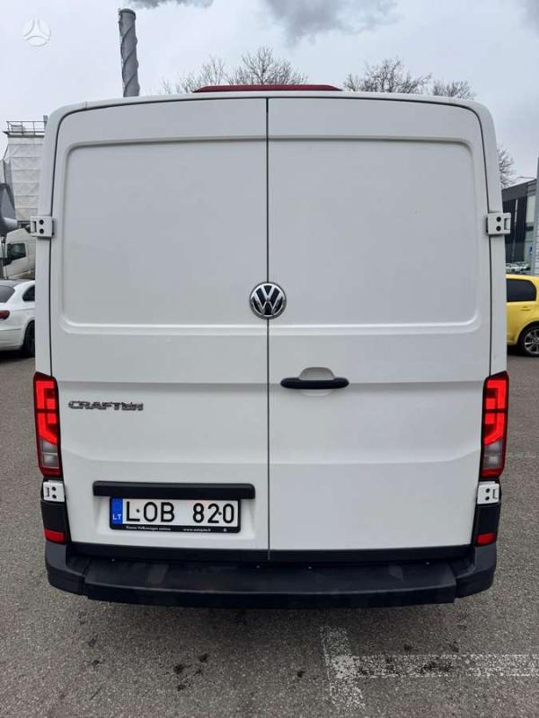 White Volkswagen Crafter 2020 in Vilnius, with an engine capacity of 2.00 L and mileage of 192 thousand km for 15800 €, photo 6 on AUTOMOTO.COM.LV