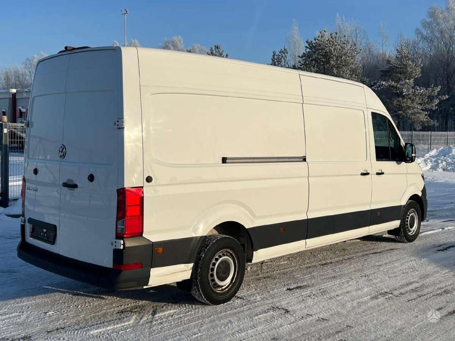 White Volkswagen Crafter 2020 in Vilnius, with an engine capacity of 1.97 L and mileage of 177 thousand km for 15718 €, photo 9 on AUTOMOTO.COM.LV
