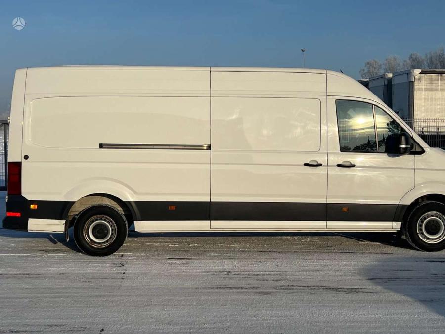 White Volkswagen Crafter 2020 in Vilnius, with an engine capacity of 1.97 L and mileage of 177 thousand km for 15718 €, photo 10 on AUTOMOTO.COM.LV