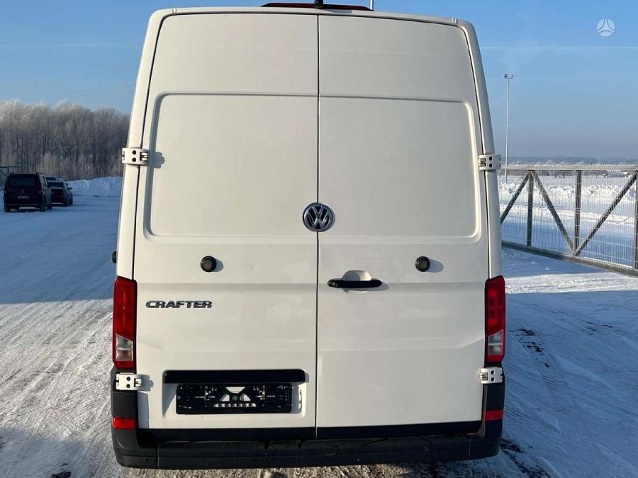 White Volkswagen Crafter 2020 in Vilnius, with an engine capacity of 1.97 L and mileage of 177 thousand km for 15718 €, photo 14 on AUTOMOTO.COM.LV