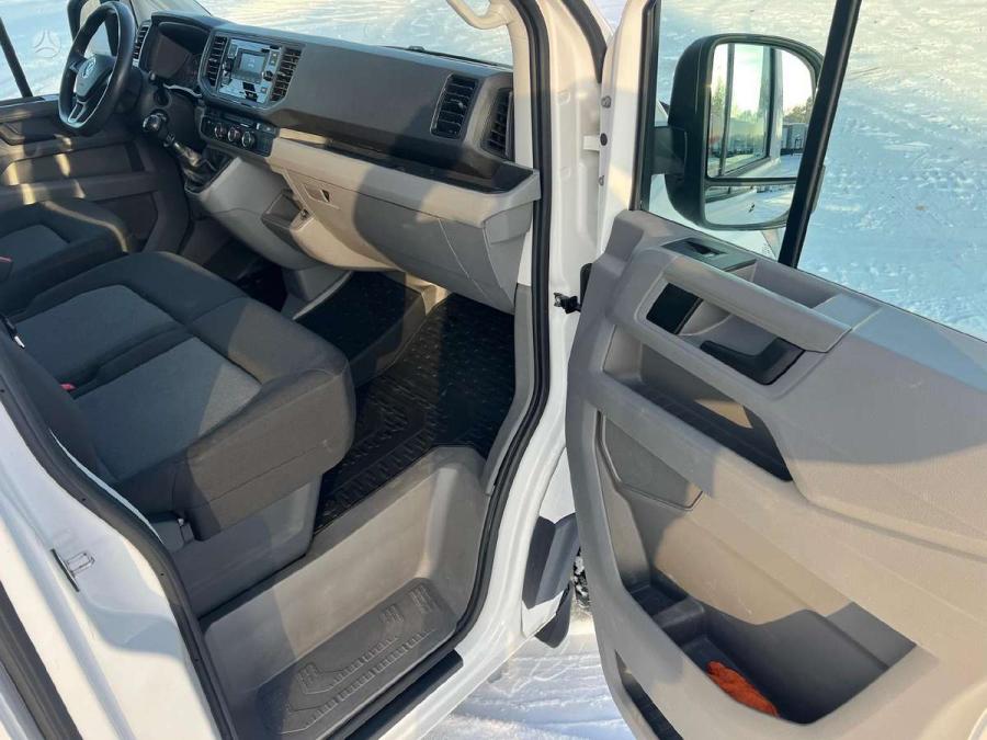 White Volkswagen Crafter 2020 in Vilnius, with an engine capacity of 1.97 L and mileage of 177 thousand km for 15718 €, photo 17 on AUTOMOTO.COM.LV